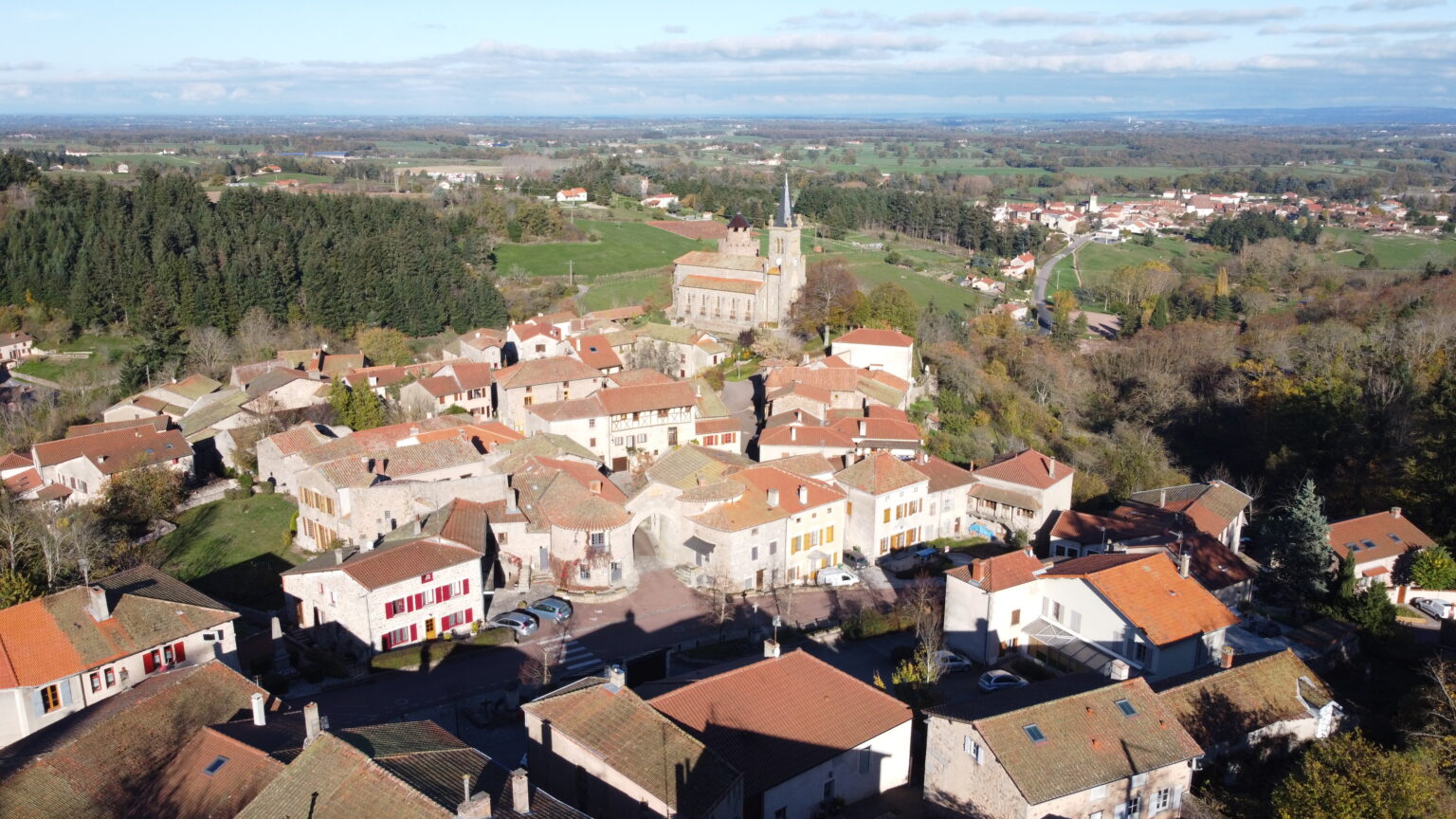 Le Crozet – Cité Médiévale, Village de Caractère, Village Fleuris